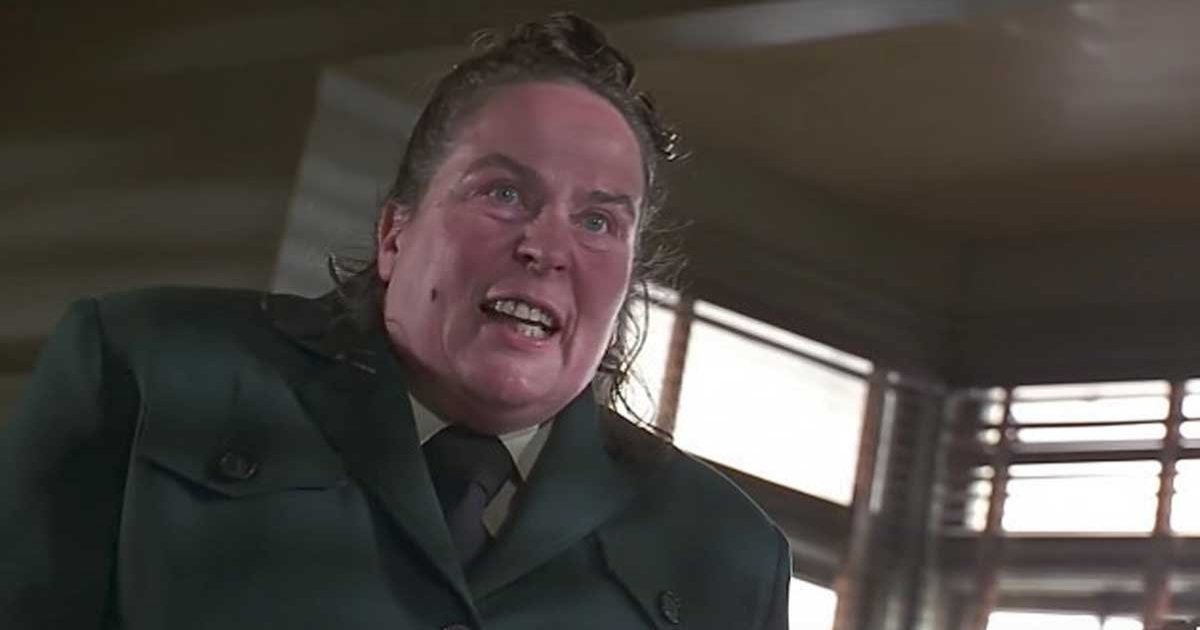 Así luce actualmente la maestra Tronchatoro de la película “Matilda ...